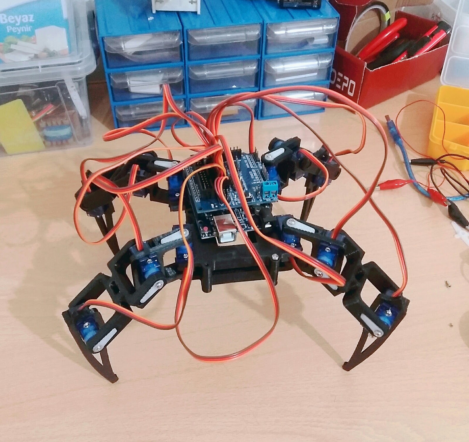 Robot Projelerim: Arduino Uno ile Bluetooth Kontrollü Örümcek Robot Yapımı