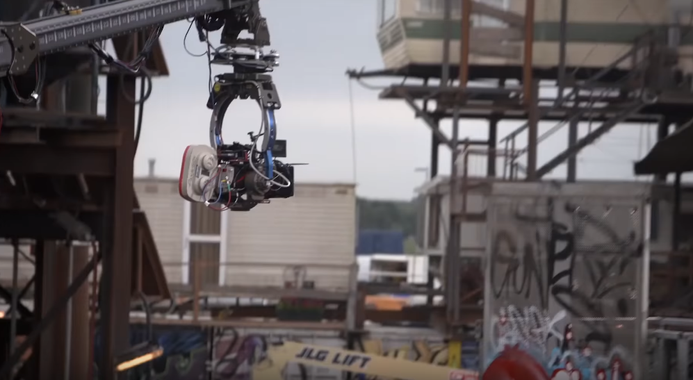 20 Amazing Behind The Scenes Photos From Ready Player One