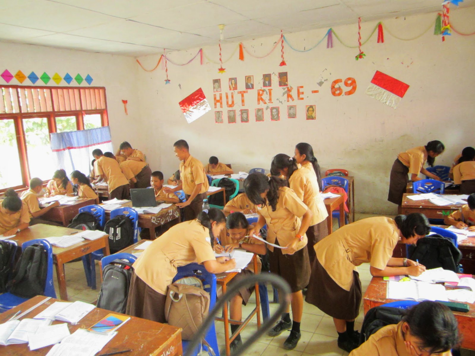 Proses Belajar Mengajar di kelas ~ SMA Negeri 1 Balige