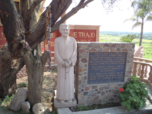 "Morro" por Cristo: SÃO PEDRO ESQUEDA RAMIREZ