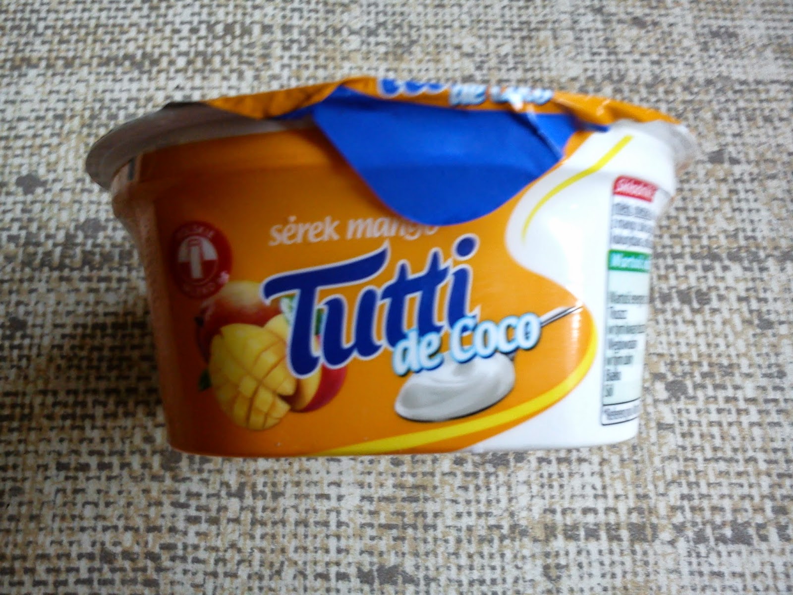 Miłośniczka Słodyczy : Nowość! Tutti Serek mango z kostkami kokosowymi