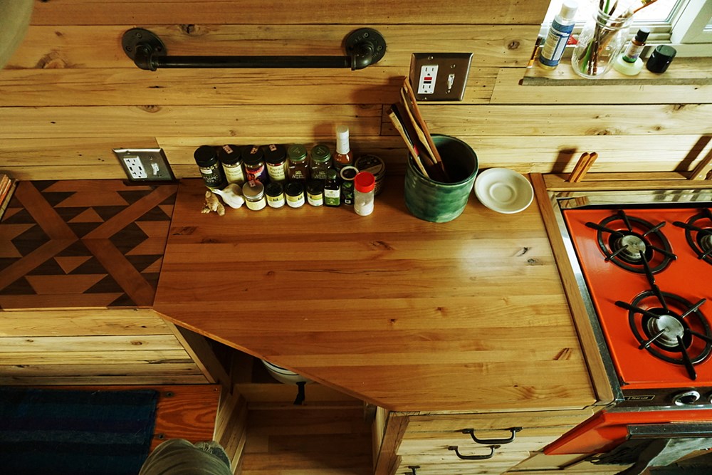 TINY HOUSE TOWN: Cedar Wheelie Shack (77 Sq Ft)