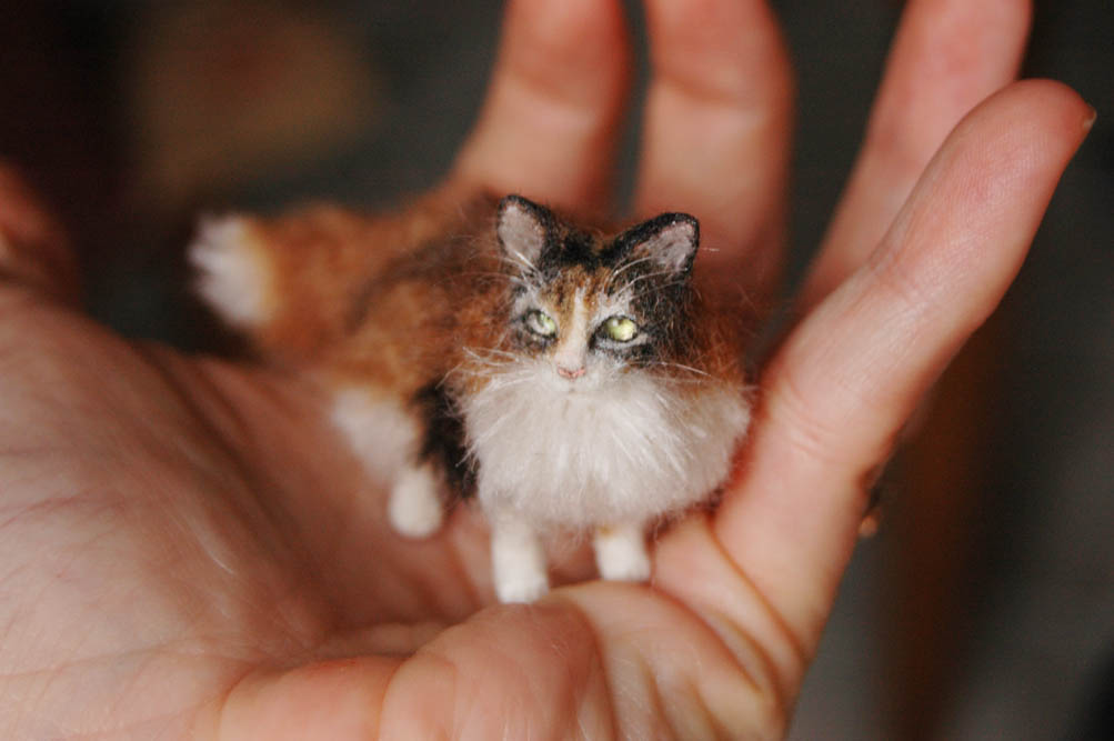 Ririne's Miniatures: Ginger felted calico cat portrait of Bella, 1/12 ...