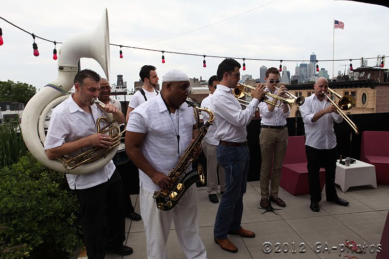 GA-Photos: Flavor Paper Boil in Cobble Hill, Brooklyn > Soulive w/ Karl ...