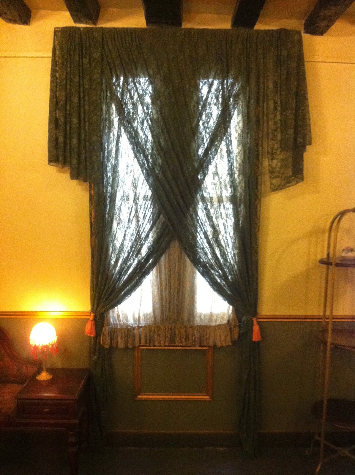 Les Dentus: J'ai visité la chambre de Robespierre.