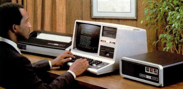 Interesting Vintage Photos of Men With Computers at Workplaces in the ...