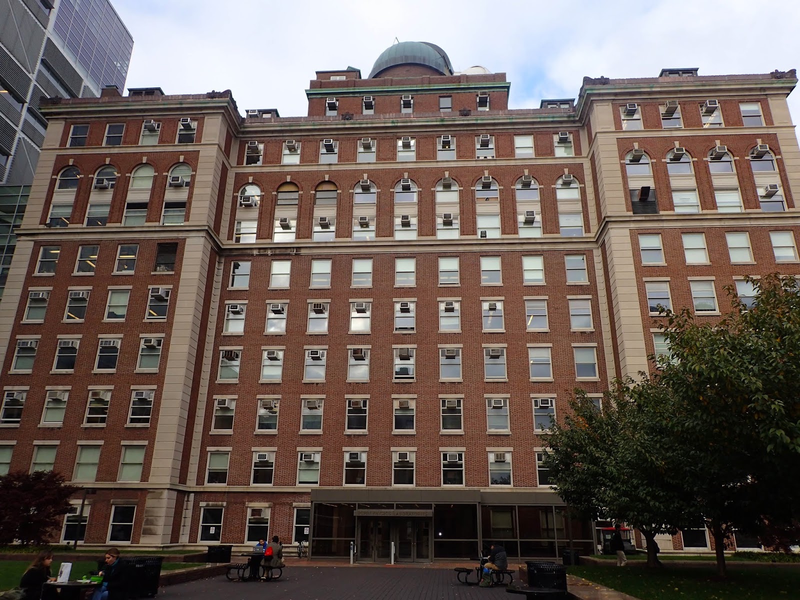 Прогулки по Нью-Йорку: Колумбийский Университет. Манхэттенский проект