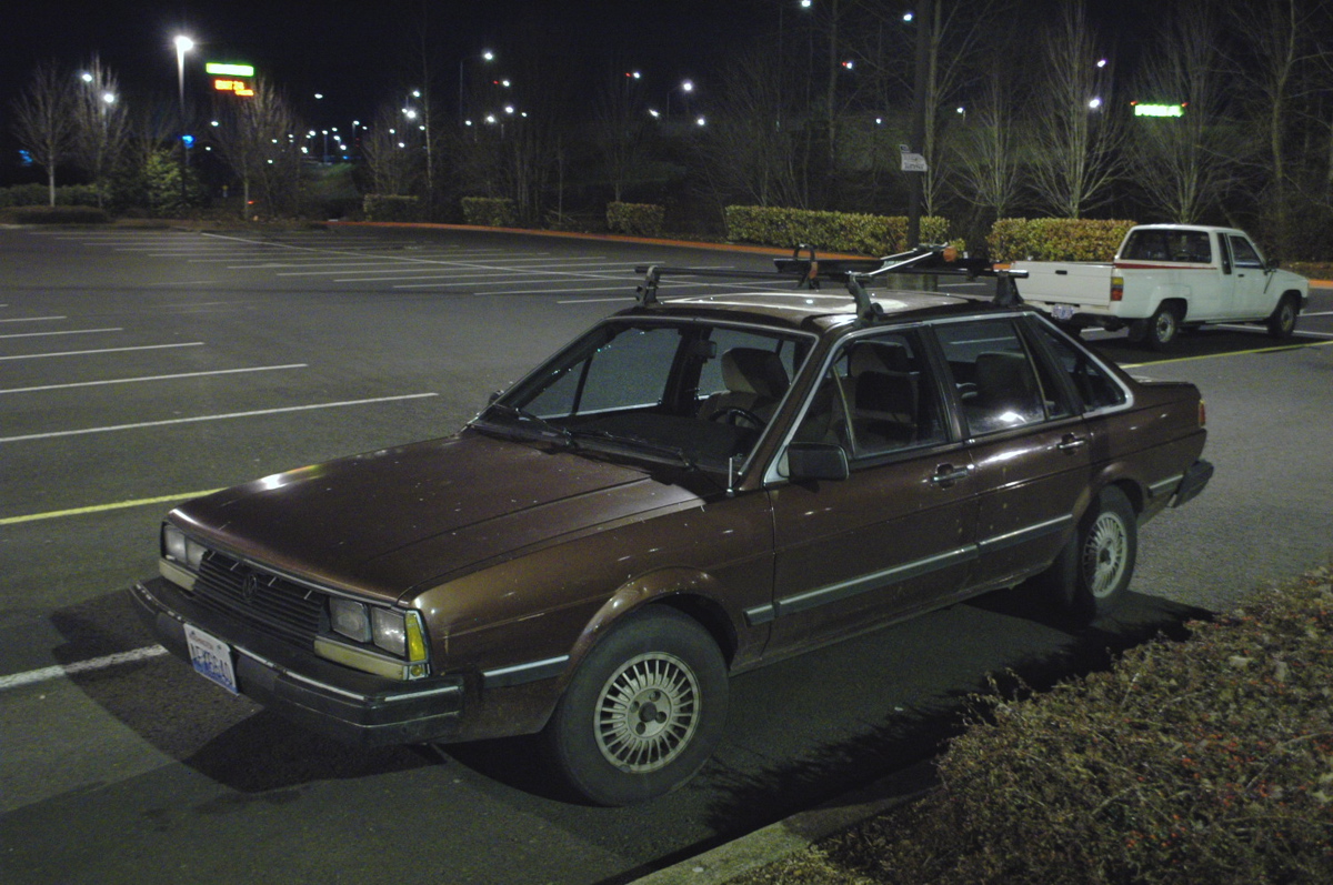 OLD PARKED CARS.: 1985 Volkswagen Quantum GL.
