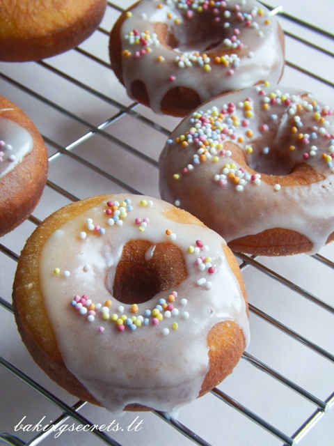 Baking Secrets: Spurgos / Doughnuts