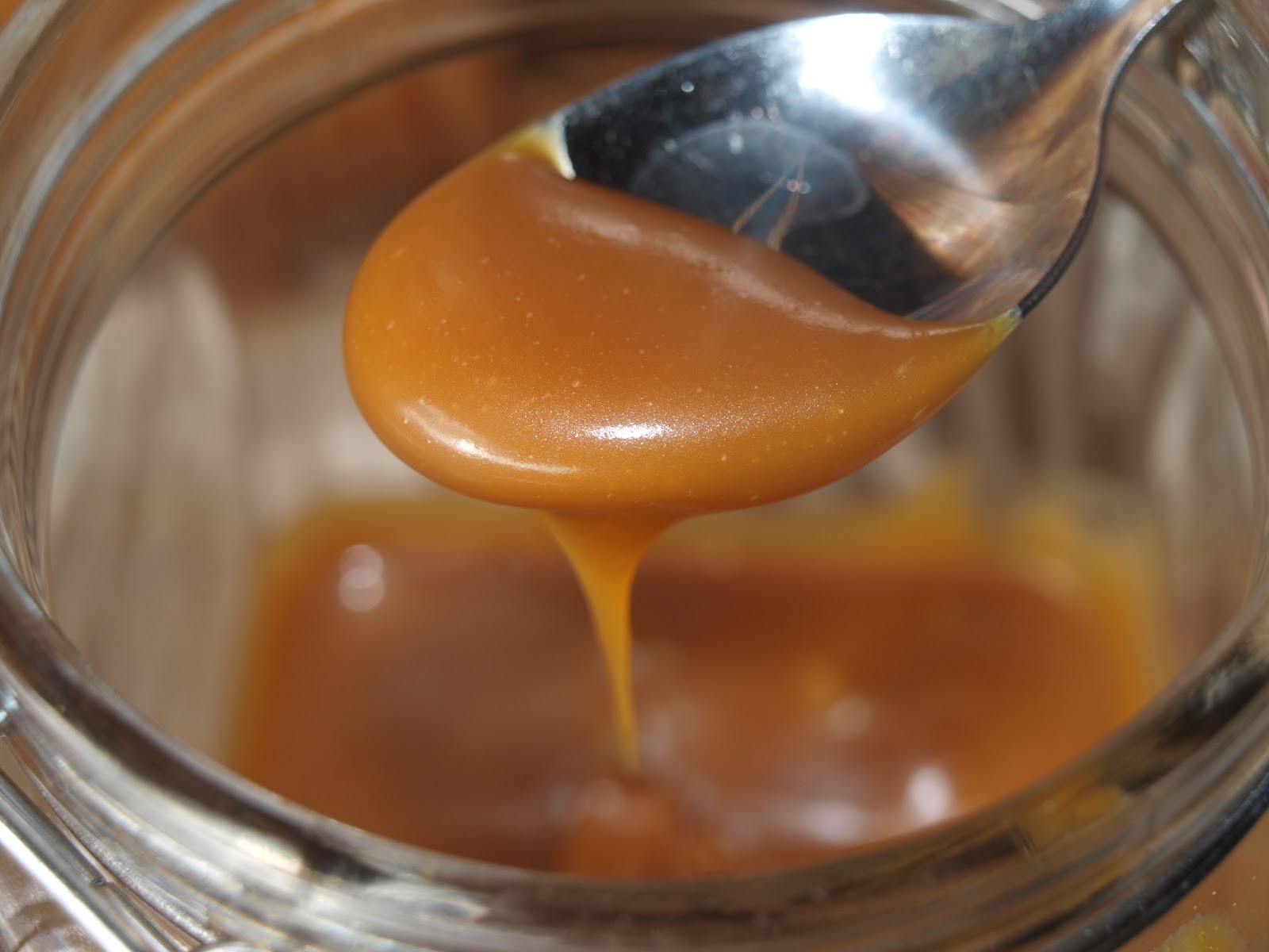 baltoje lėkštėje: Naminė karamelė