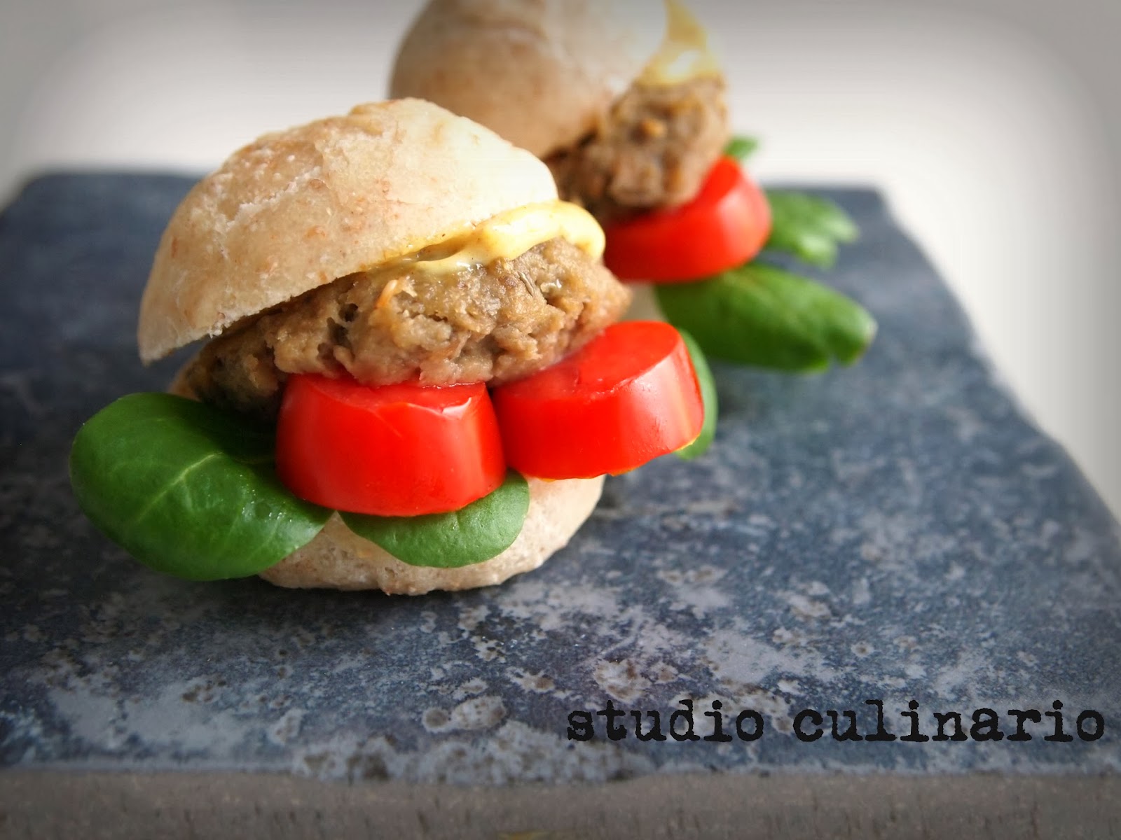 studio culinario: MINI VEGAN BURGER per THE RECIPE-TIONIST