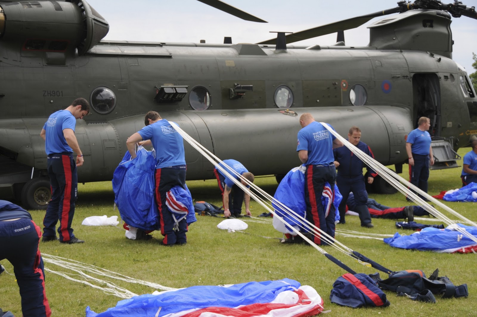 RAF Falcons Parachute Display Team: RAF Falcons 2012