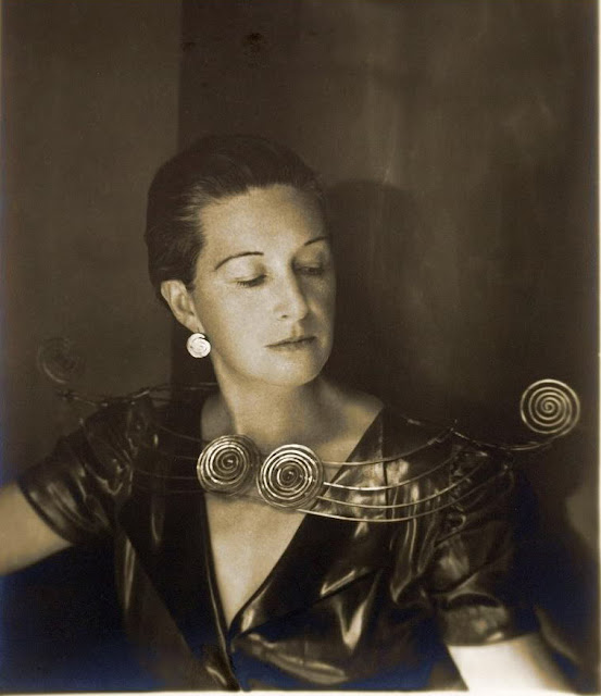 light color sound: calder's curls & coils