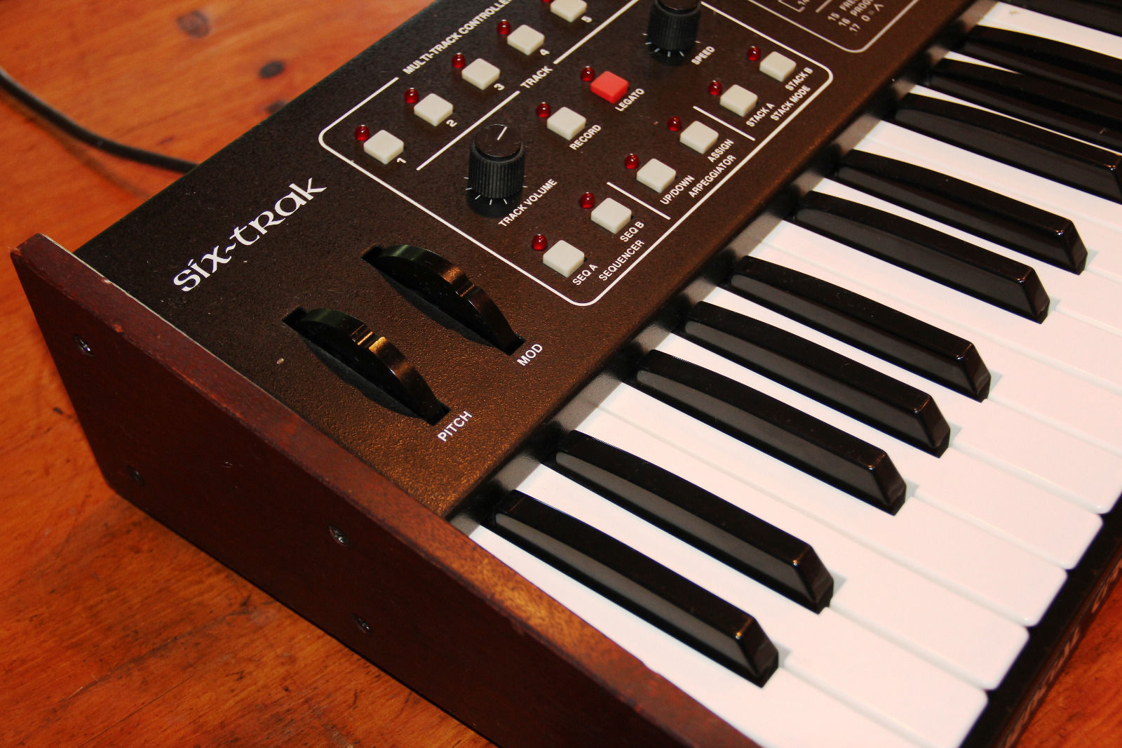MATRIXSYNTH: Sequential Circuits Six-Trak SN 000242