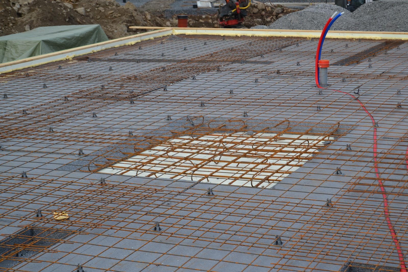 Projekti Risson Helmi: Maanvaraisen lattialaatan raudoitus