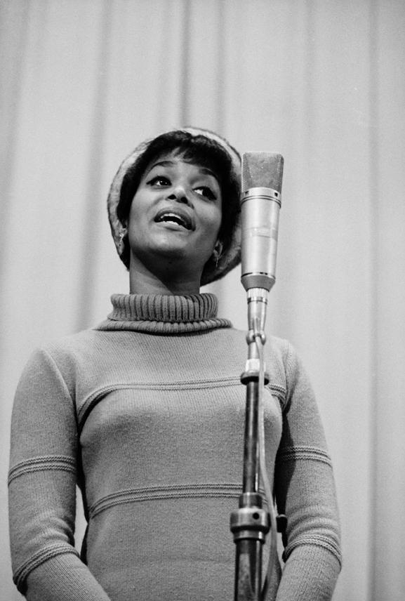 Ernestine Jackson - Call on Dolly!