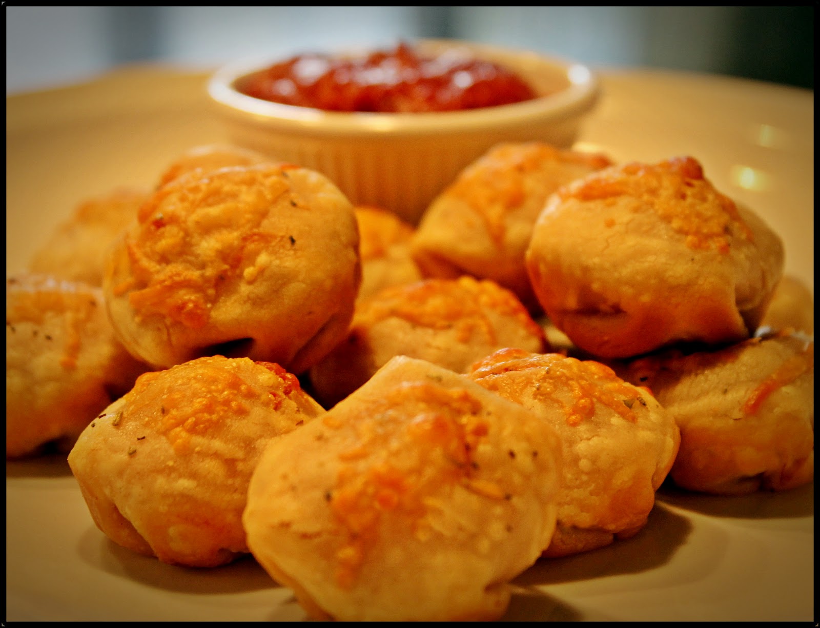 Sandra's Alaska Recipes: SANDRA’S SAUSAGE STUFFED MINI-PIZZA ROLLS