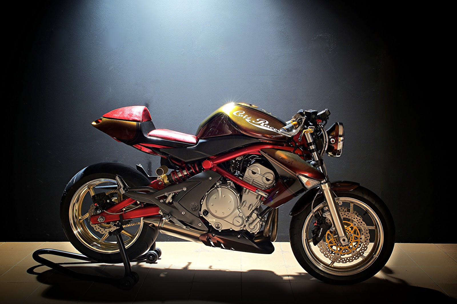 Special Cafe Racer - Kawasaki Er6 N - RocketGarage - Cafe Racer Magazine