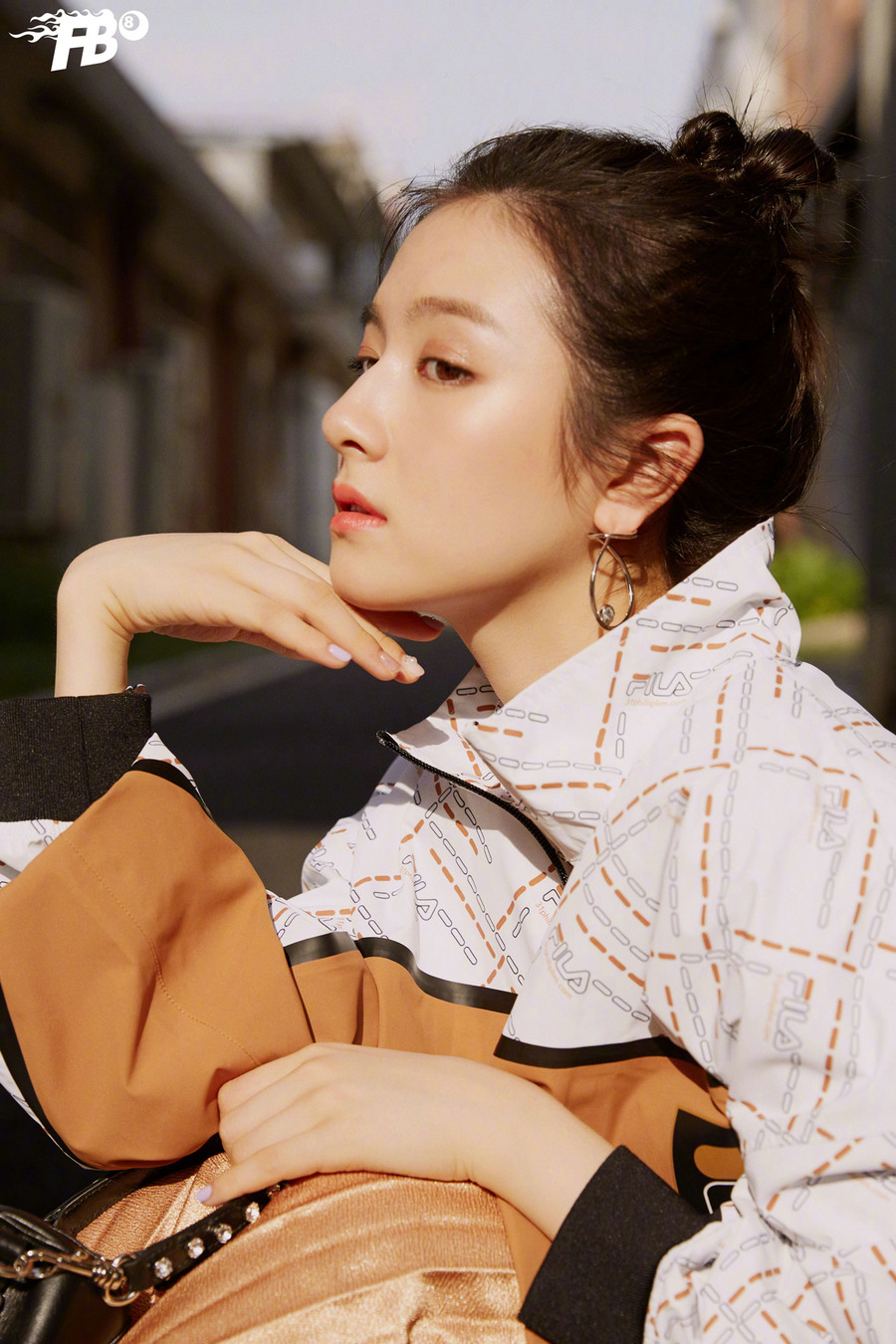 China Entertainment News: Landi Li poses for photo shoot