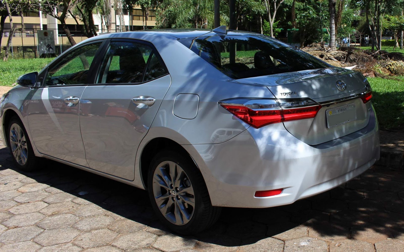 Toyota Corolla XEi 2018: preço, consumo - vídeo-avaliação