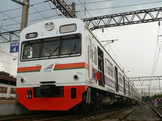Survive in the water: KRL JABODETABEK di INDONESIA