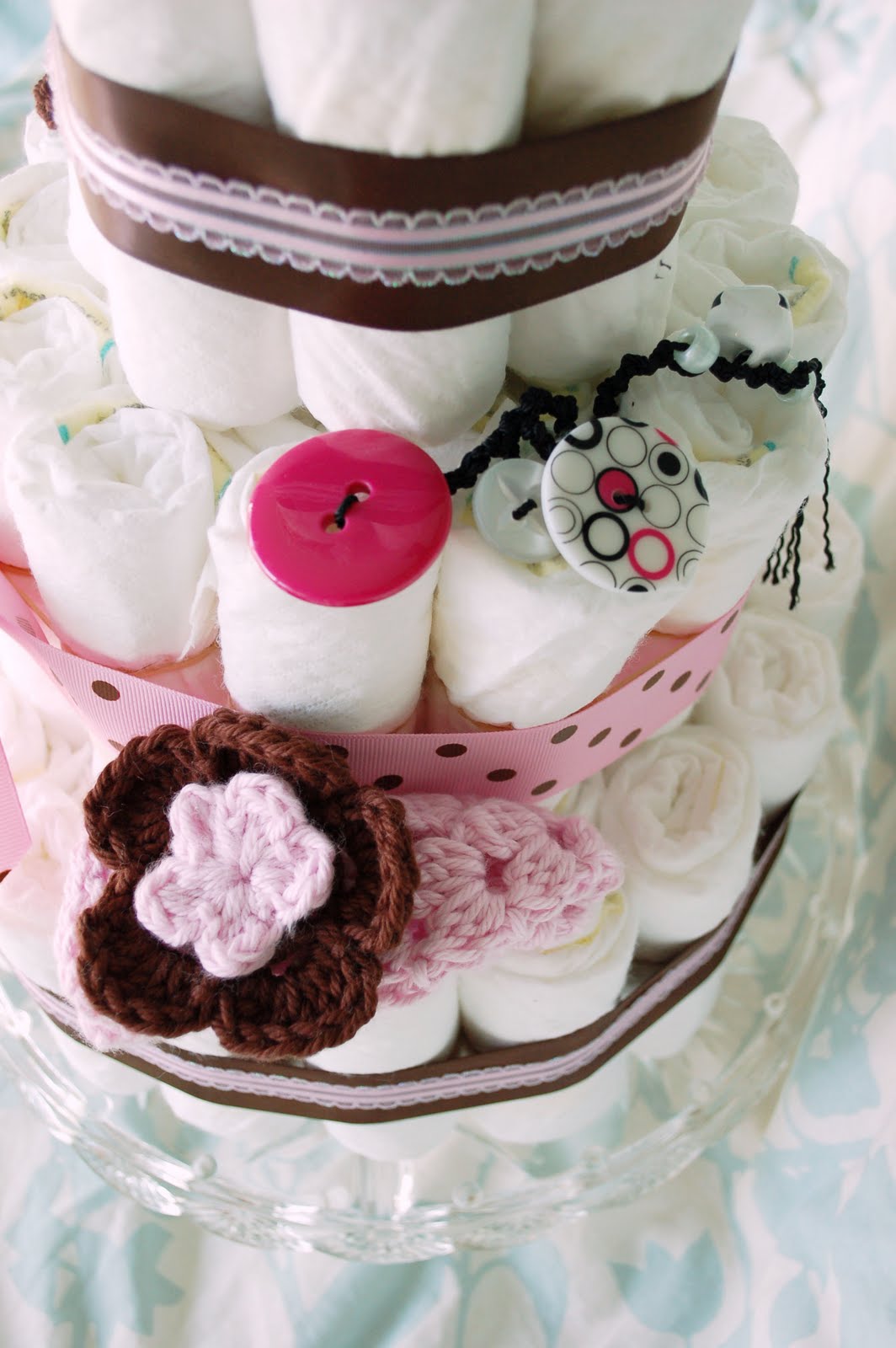 Alli Crafts: Craft Tutorial: How to Make a Diaper Cake