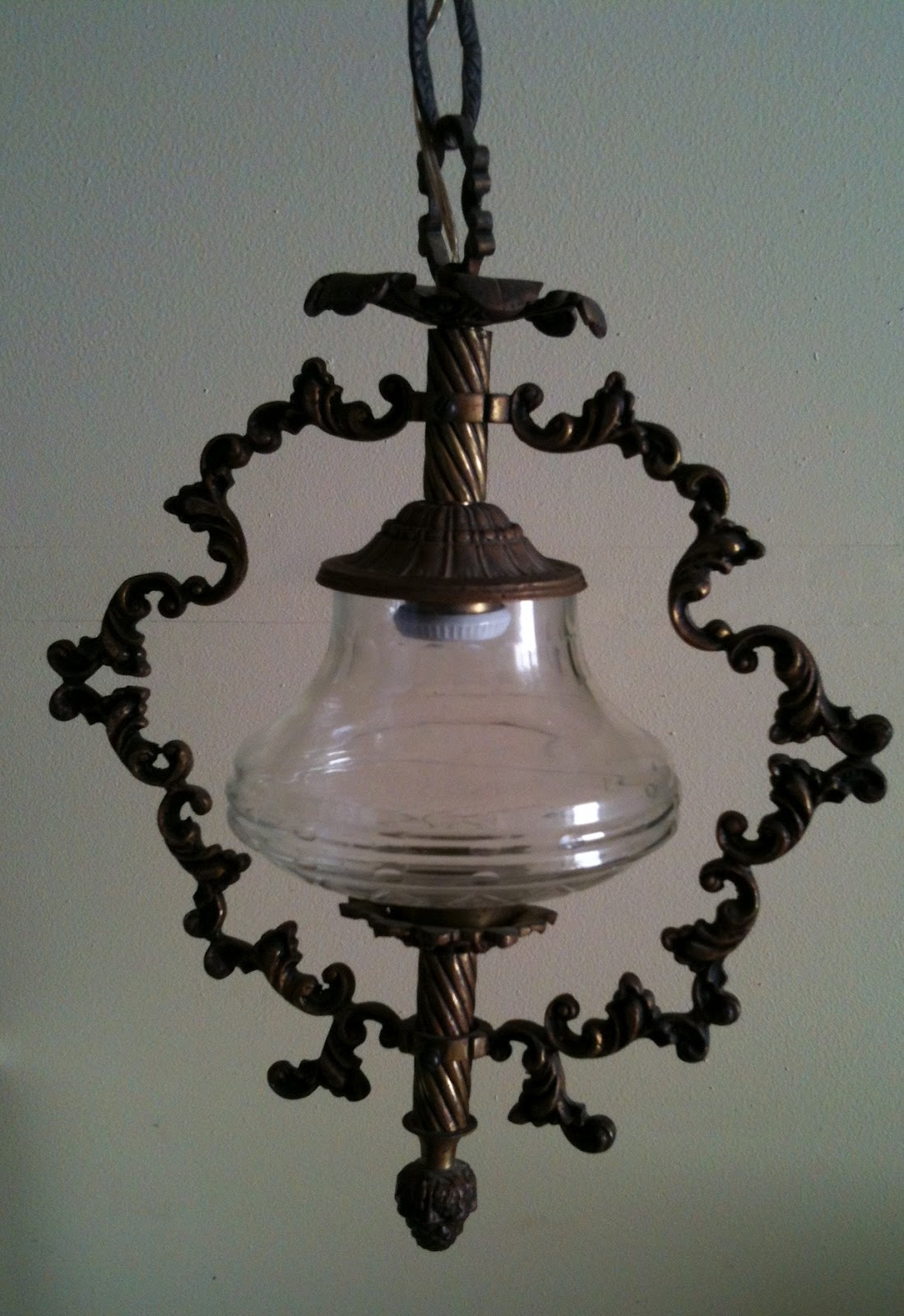 Coisas D Garagem: Candeeiro de tecto antigo // 49€