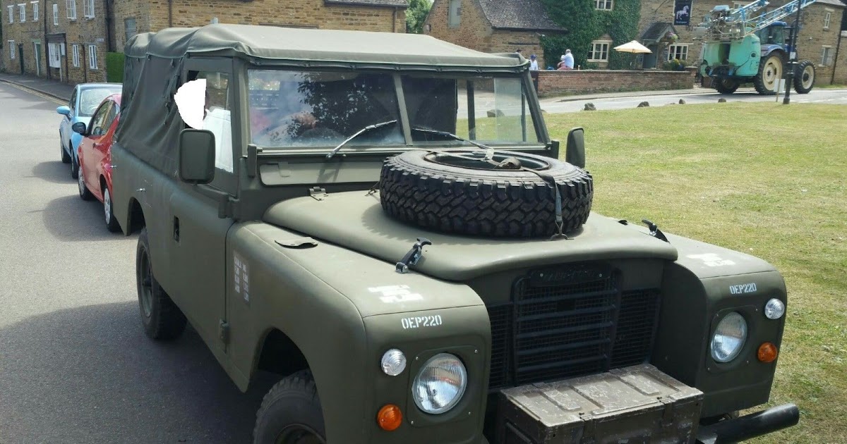 Landrover Defender: LAND ROVER SERIES 3 109 (EX-MOD)