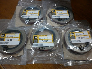 Seal 1S6543 , Disc 8E8304 Caterpillar D7G