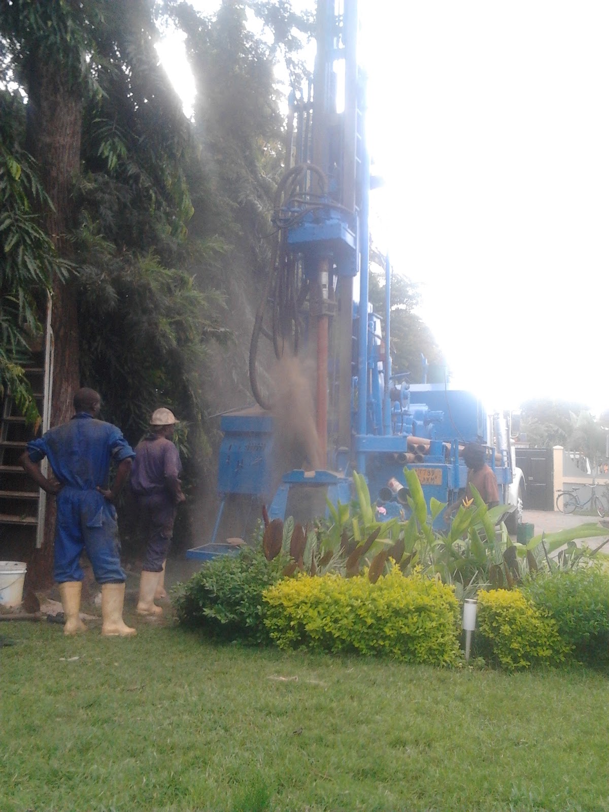 HEAVY-DUTY WATER WELL RIG