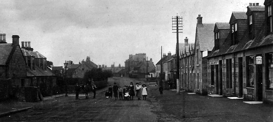 Tour Scotland: Old Photograph Main Street Kirkliston Scotland