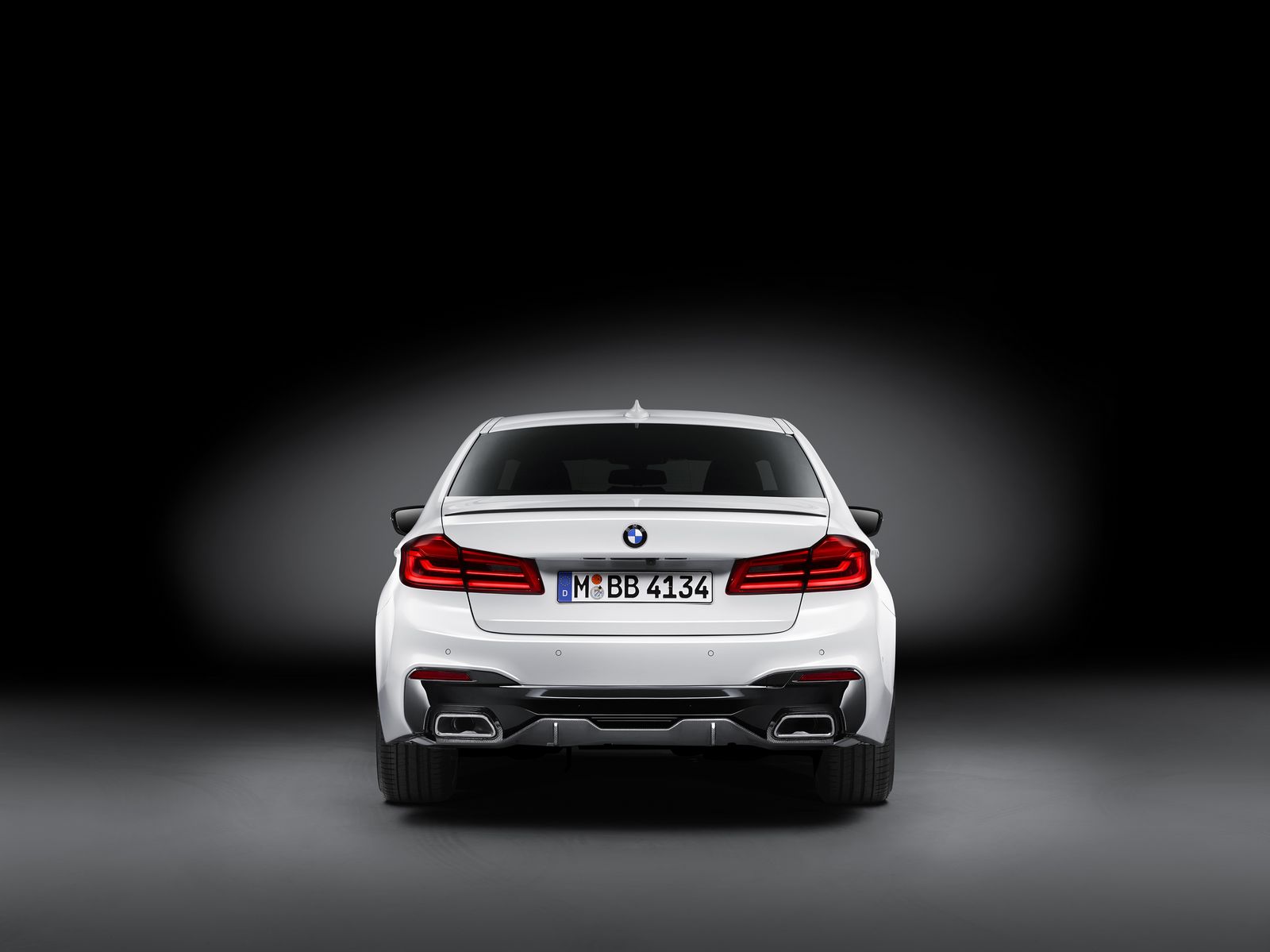 BMW Turns Up The Heat On New 5-Series With M Performance Accessories ...