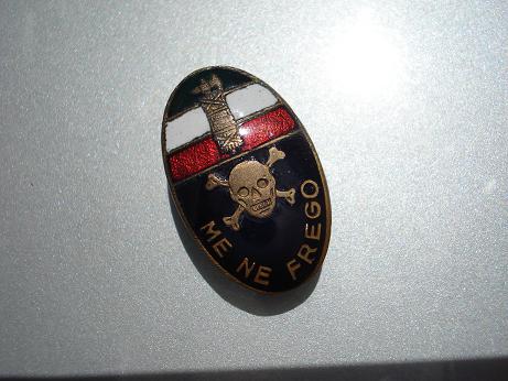 Kriegsmarine: Distintivo "Me ne Frego" con Fascio