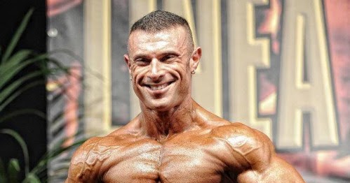 Italian bodybuilder (ID?): amazingly structured shiny black poser; high ...