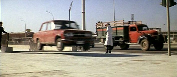 SUPERNATURAL THEATER: THE ITALIAN JOB, and THE BURGLARS-----Car chase ...