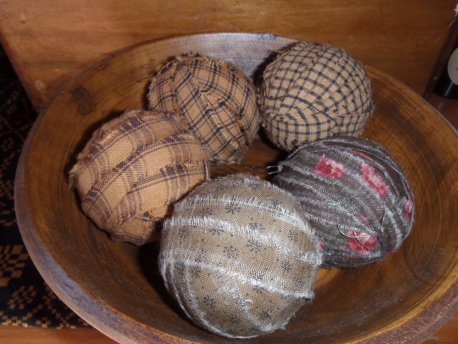 Bittersweet Primitive Gatherings: Bowl Fillers