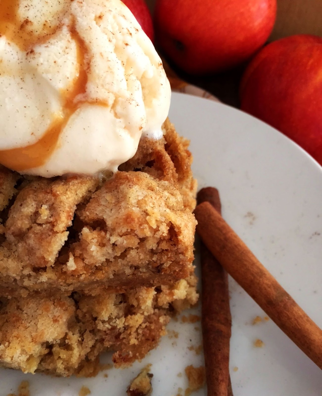 My Messy, Thrilling Life: Fall Apple Cake