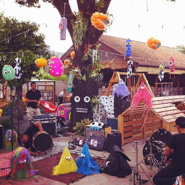 THROWBACK THURSDAY: MONSTER PARTY