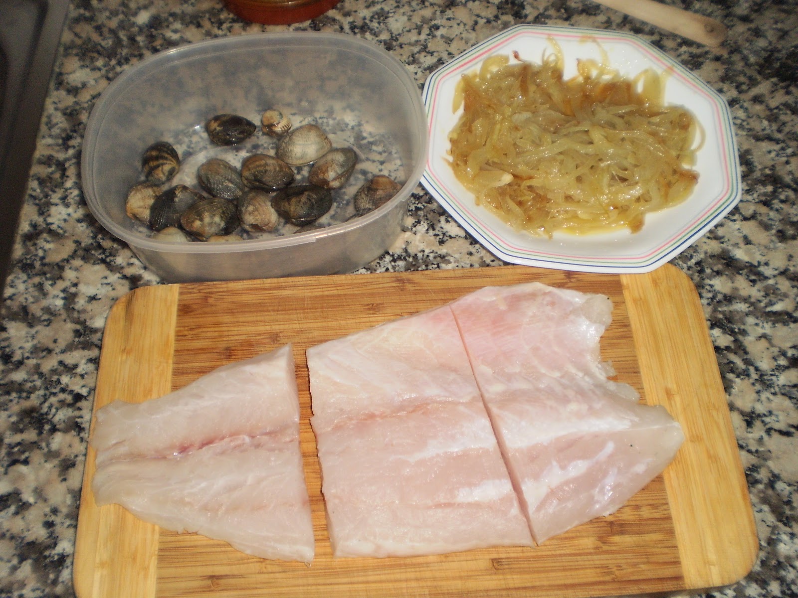 COCINA SIN TONTERIAS: Mero al horno con almejas