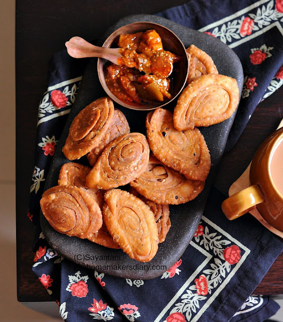 Mathri recipe and a piece of Childhood memory - A Homemaker's Diary