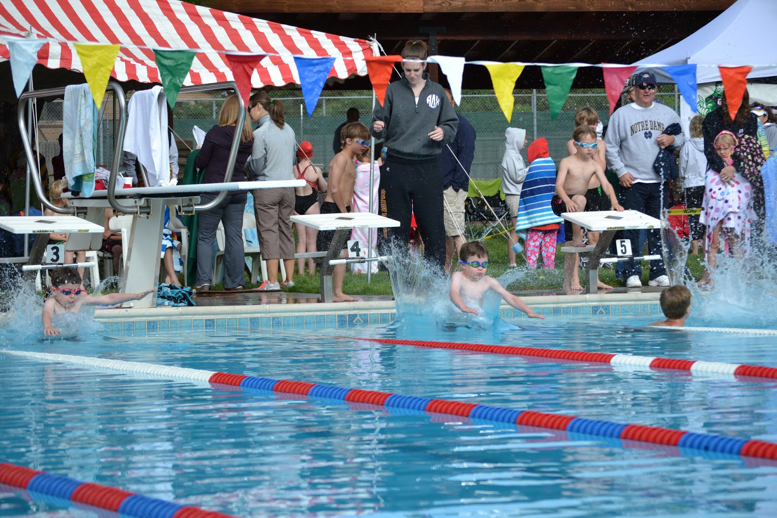 Mom of Twins: Our First Swim Meet