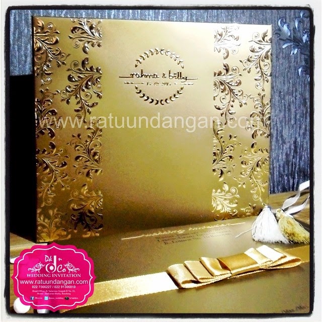 KARTU UNDANGAN PERNIKAHAN MURAH: New Design : Mewah Dengan Warna Gold