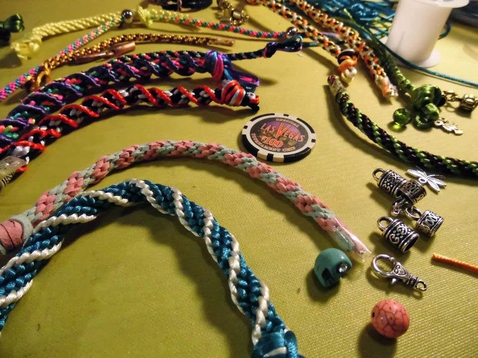 El Baúl del Capitán: KUMIHIMO, CORDÓN TEJIDO CON TELAR JAPONÉS