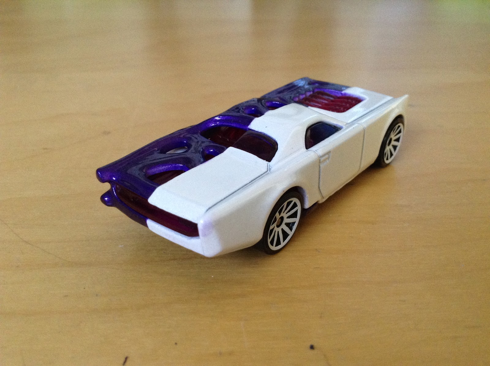JULIAN'S HOT WHEELS BLOG: Two-Face (DC Comics Character Car)