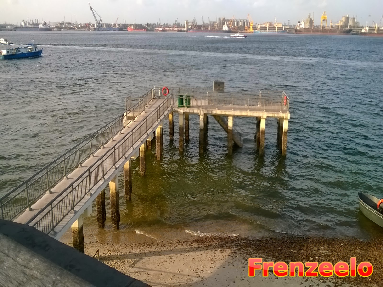 Frenzeelo: Punggol Beach AKA Punggol Point Park