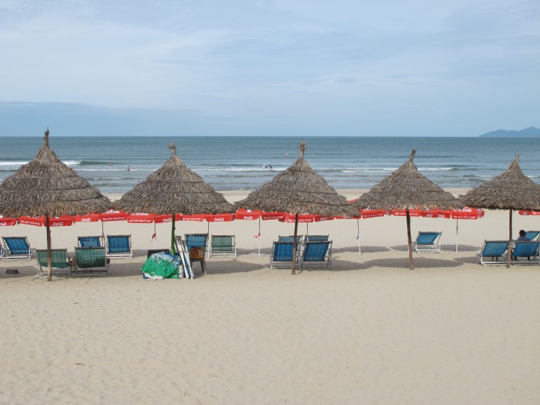 Xin chao!: Vietnam beautiful beaches, islands and bays