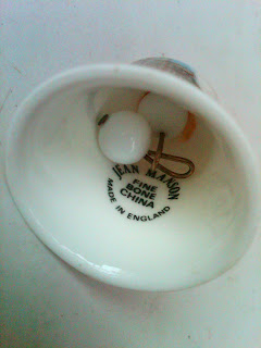 Koleksi Barang Bekas Unik: Lonceng Mini Porselen