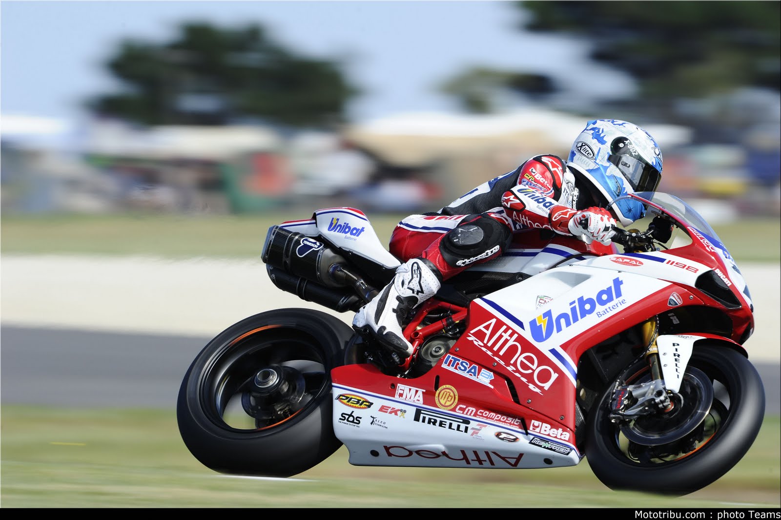 Racing Cafè: Carlos Checa World Champion SBK 2011
