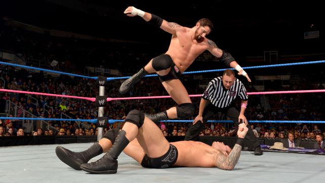 WWE In live!!!!: RANDY ORTON vs WADE BARRETT