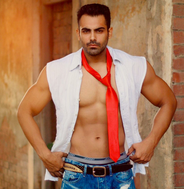 Desi Mard: Desi Shirt-off # 6